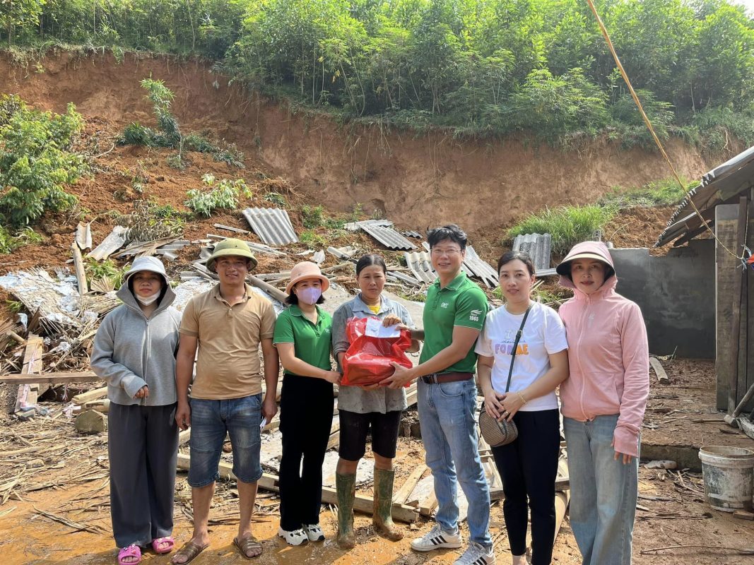 HATAPHAR Joins Hands to Share with Flood-Affected Communities - Ha Tay ...